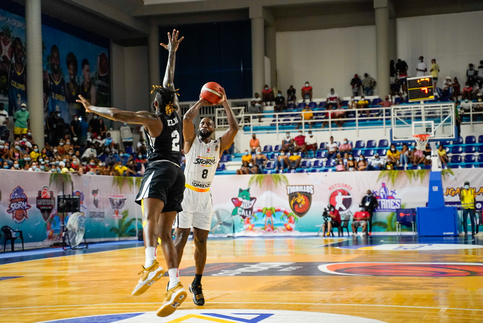 LOS FAVORITOS DAN EL GOLPE - Baloncesto